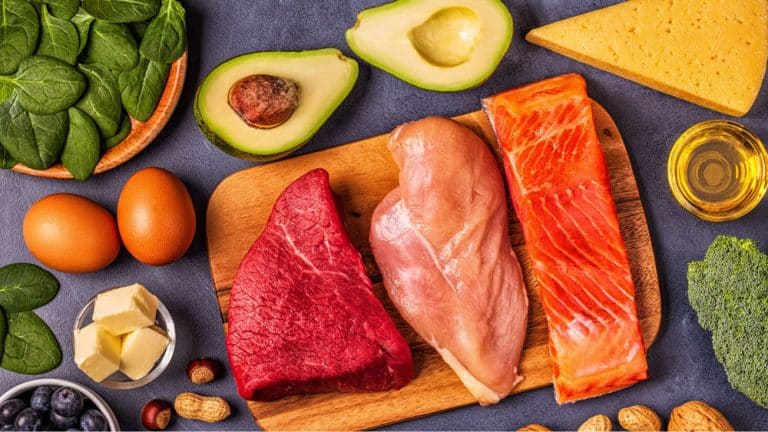 What is the Difference Between Greasy and Oily Foods?